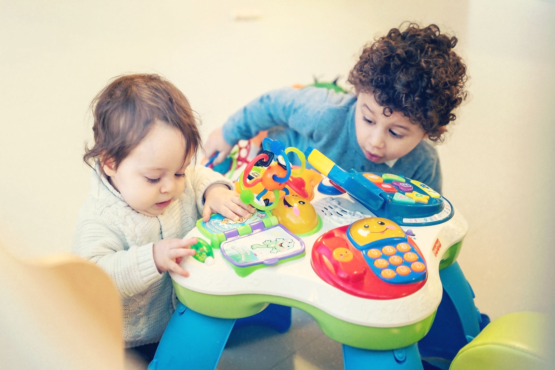 L’Approche Sensorielle en Crèche | Cap Enfants